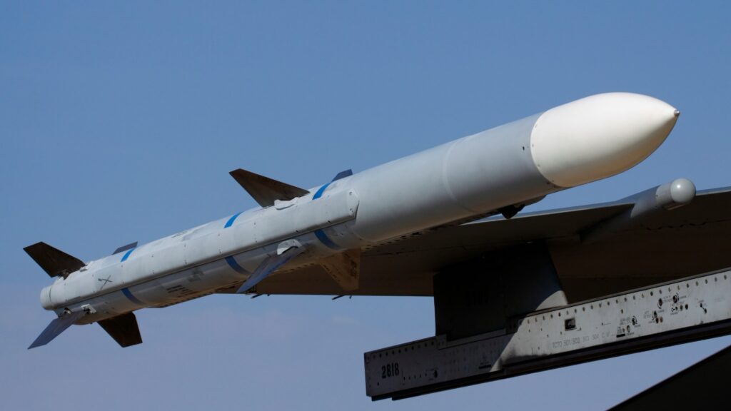 Raytheon achieves longest known AMRAAM® shot - Arabian Defence