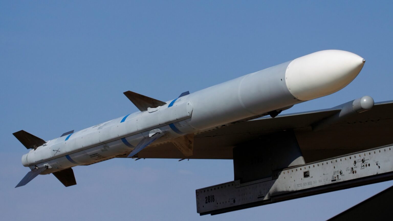 Raytheon achieves longest known AMRAAM® shot - Arabian Defence